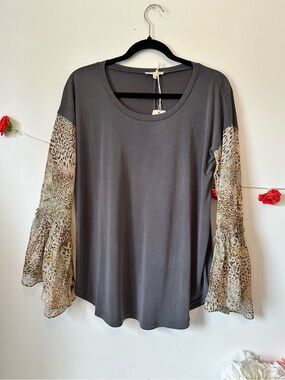 Mystree | Tops | Nwt Mystree Top With Animal Leopard Print Bell Sleeves ...